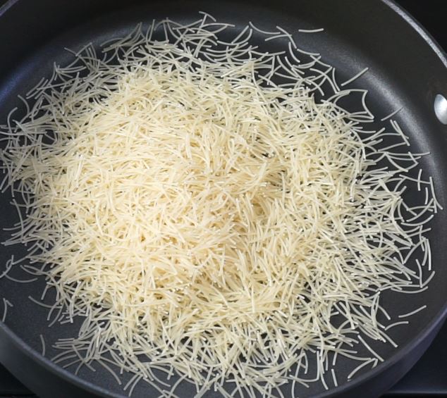 Semiya Kichadi / Mixed Vegetable semiya Upma | Steffi's Recipes