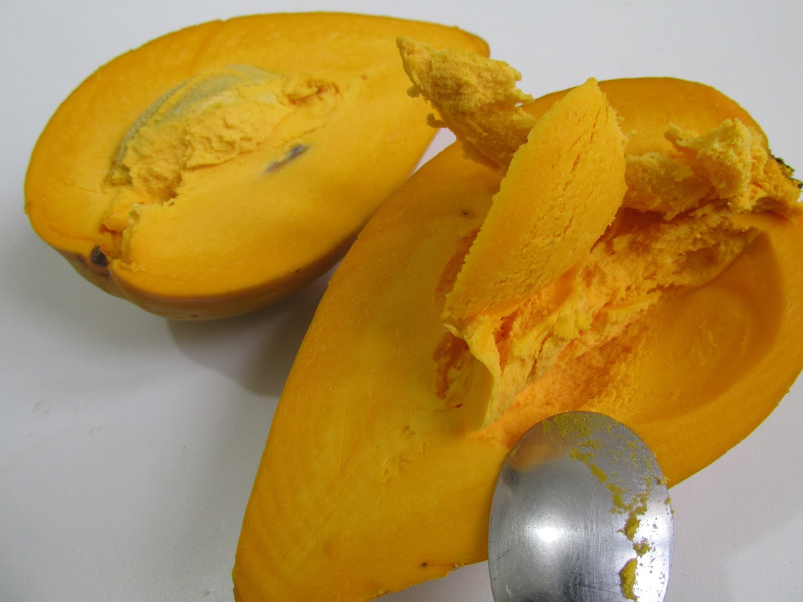 .: Canistel, ou fruta ovo