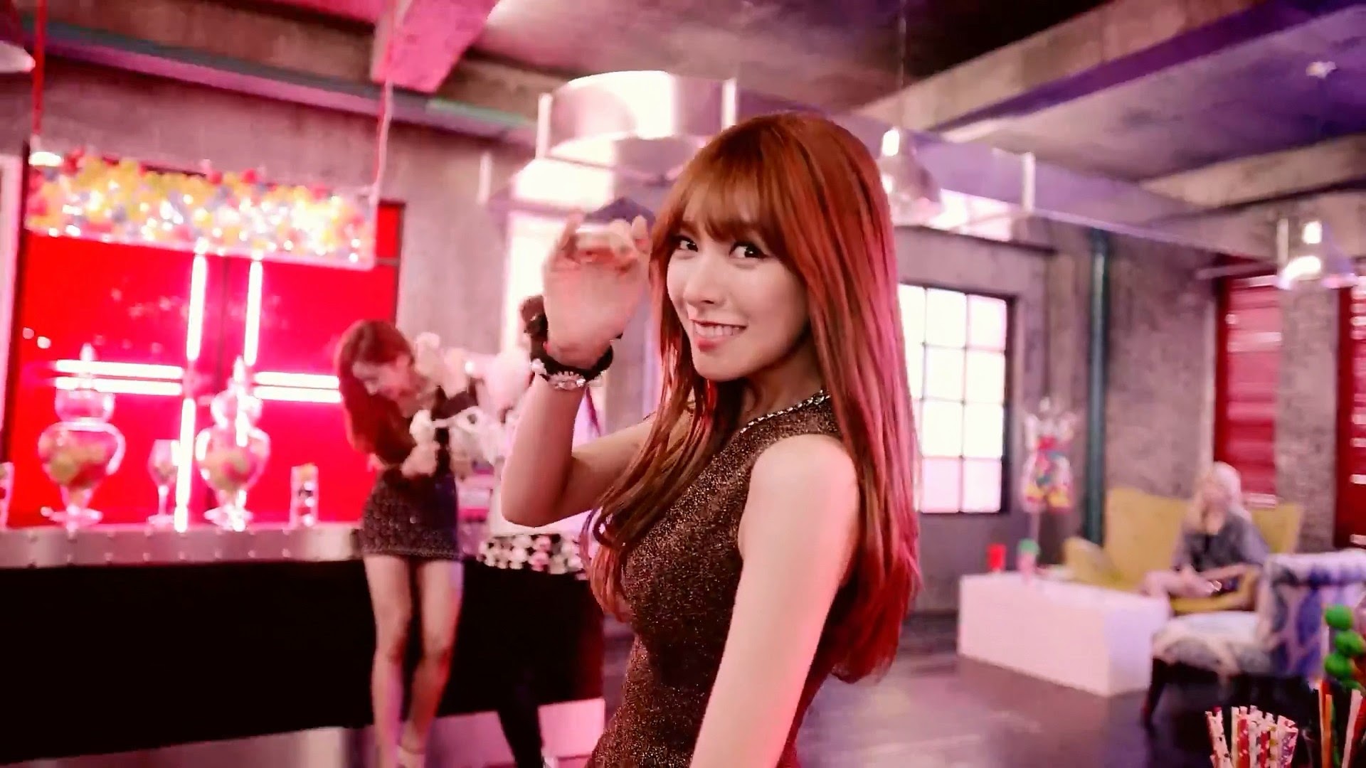 HelloVenus: StickySticky MV +who-is-who | I say myeolchi // k-pop in greek