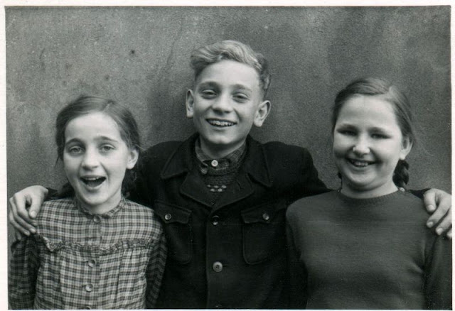 You Make Me Laugh! Here Is a Cool Snap Collection of People Laughing in ...