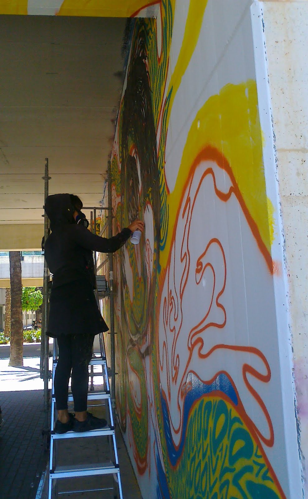 La artista urbana «bastardilla» en el Poliniza 2012 – Comunidad LRM