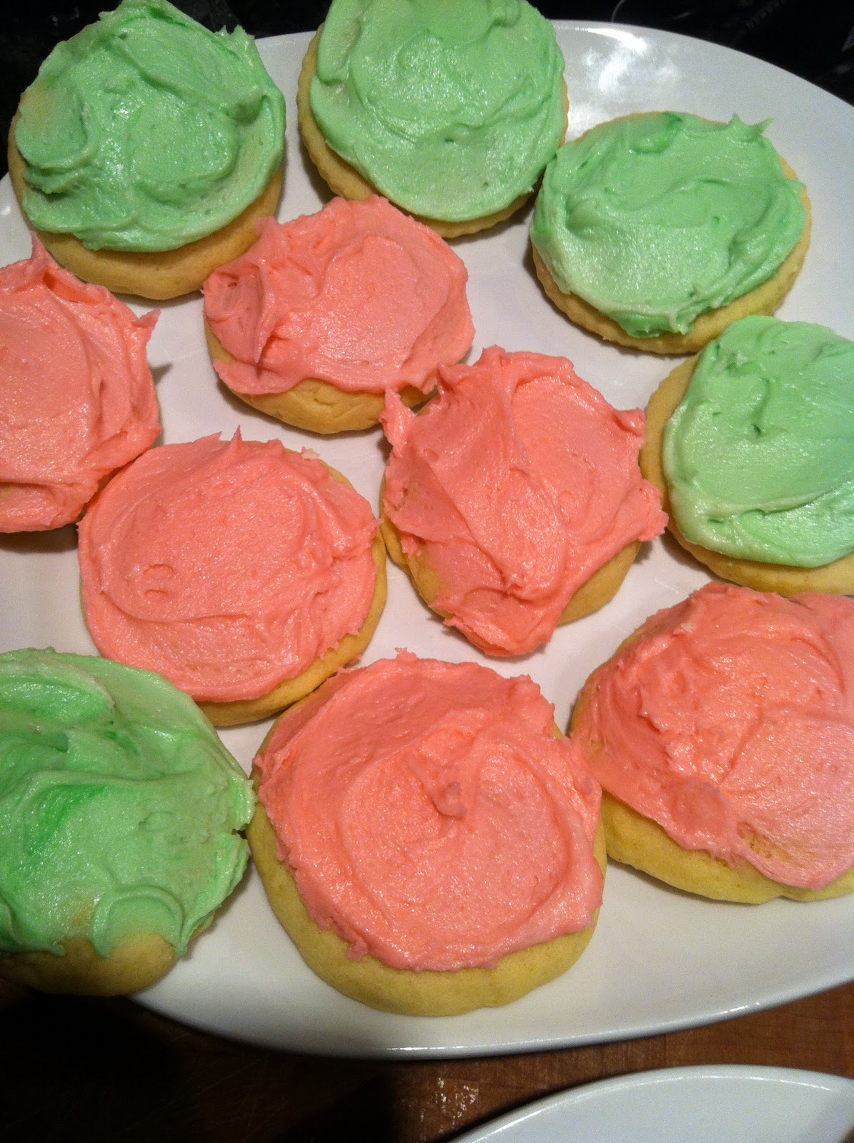 I Need Mom!: Almost Famous Sugar Cookies-Very, very good.