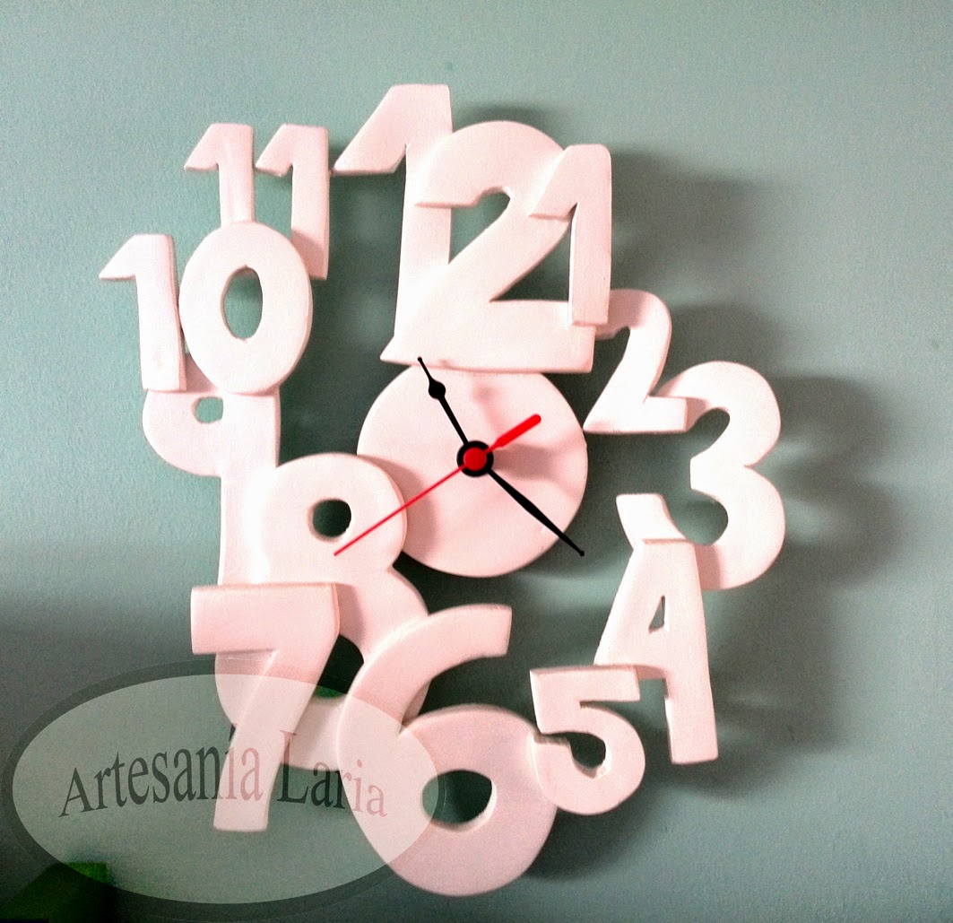 Artesania Laria: reloj con números hecho con masa