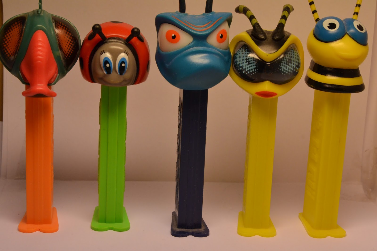 PEZ-files: Bugz complite pez set