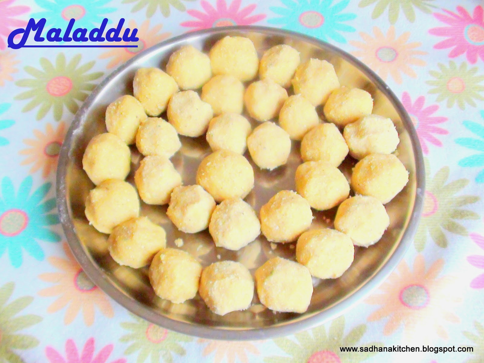 Madappalli - Temple's Kitchen: 453: Maladu/ Ma Ladoo with New year wishes