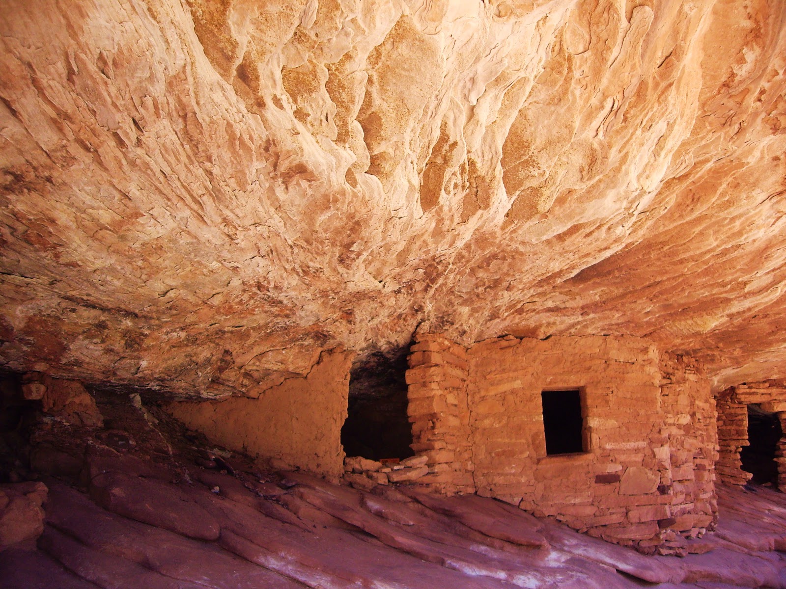 Gassaway's Adventures: ANASAZI RUINS OF COMB RIDGE