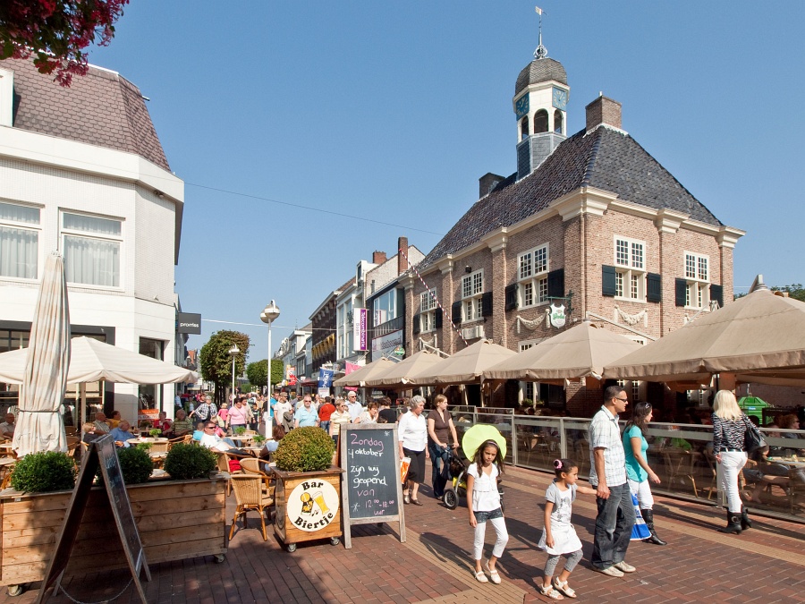 Gert Pape - blog: 20140710 naar de “stad”Almelóóóó