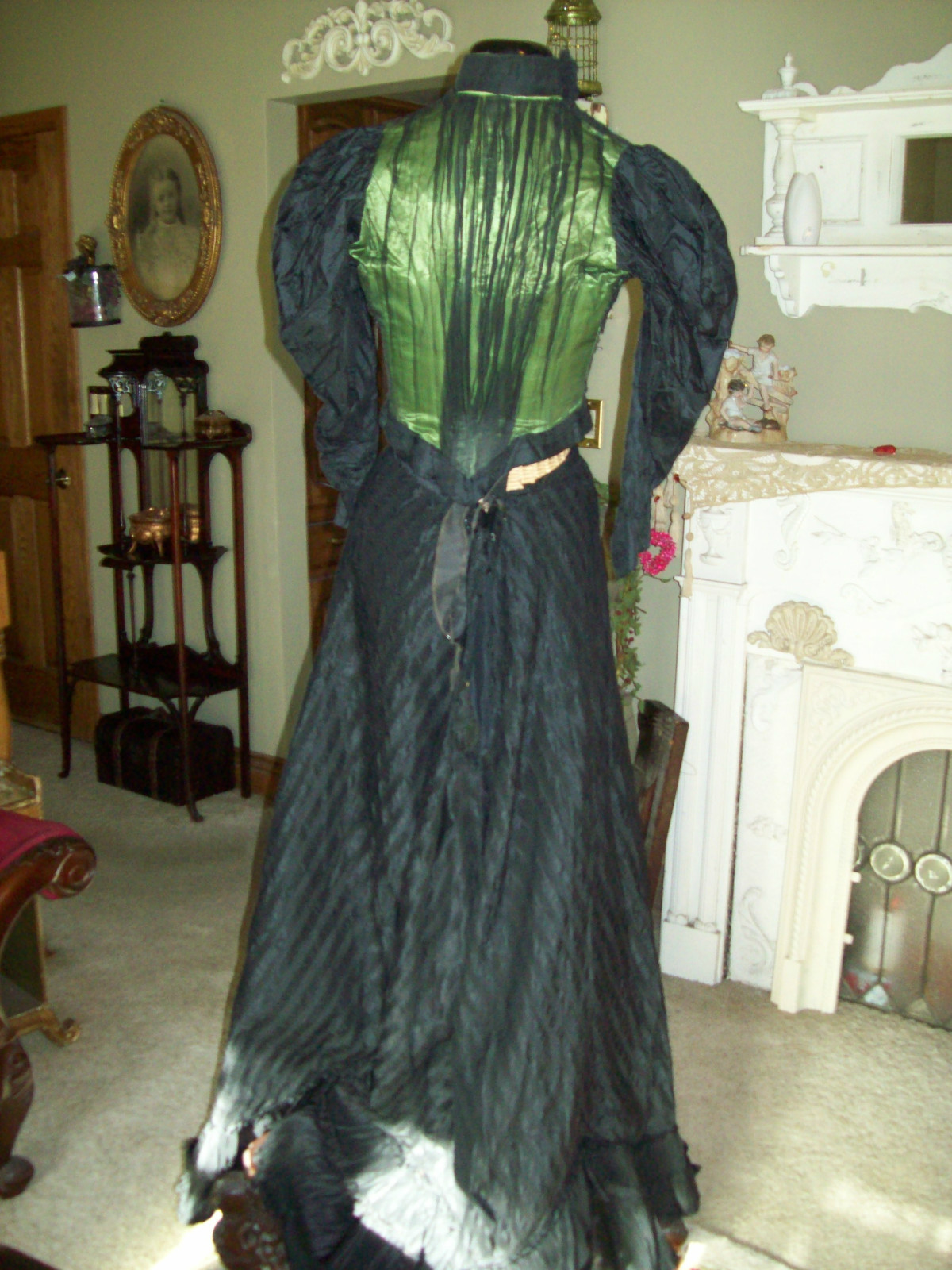 All The Pretty Dresses: Green Bodice with Black Lace Dress