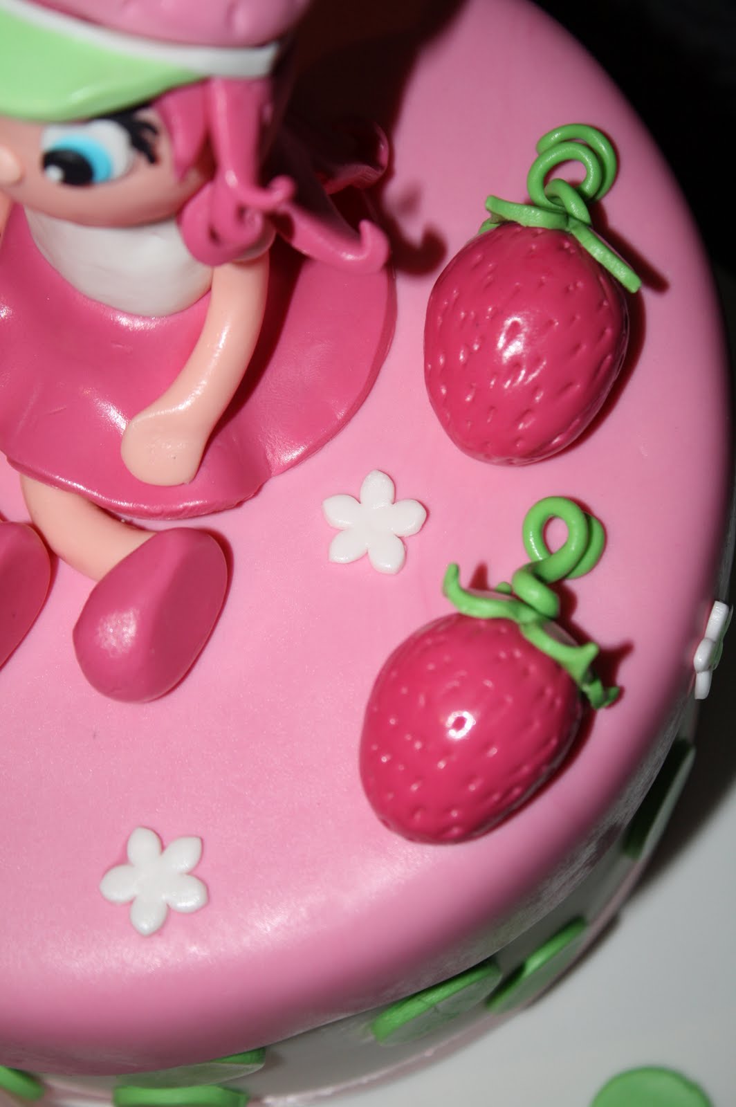 Sandy's Cakes: Ruby's Pink Strawberry Shortcake