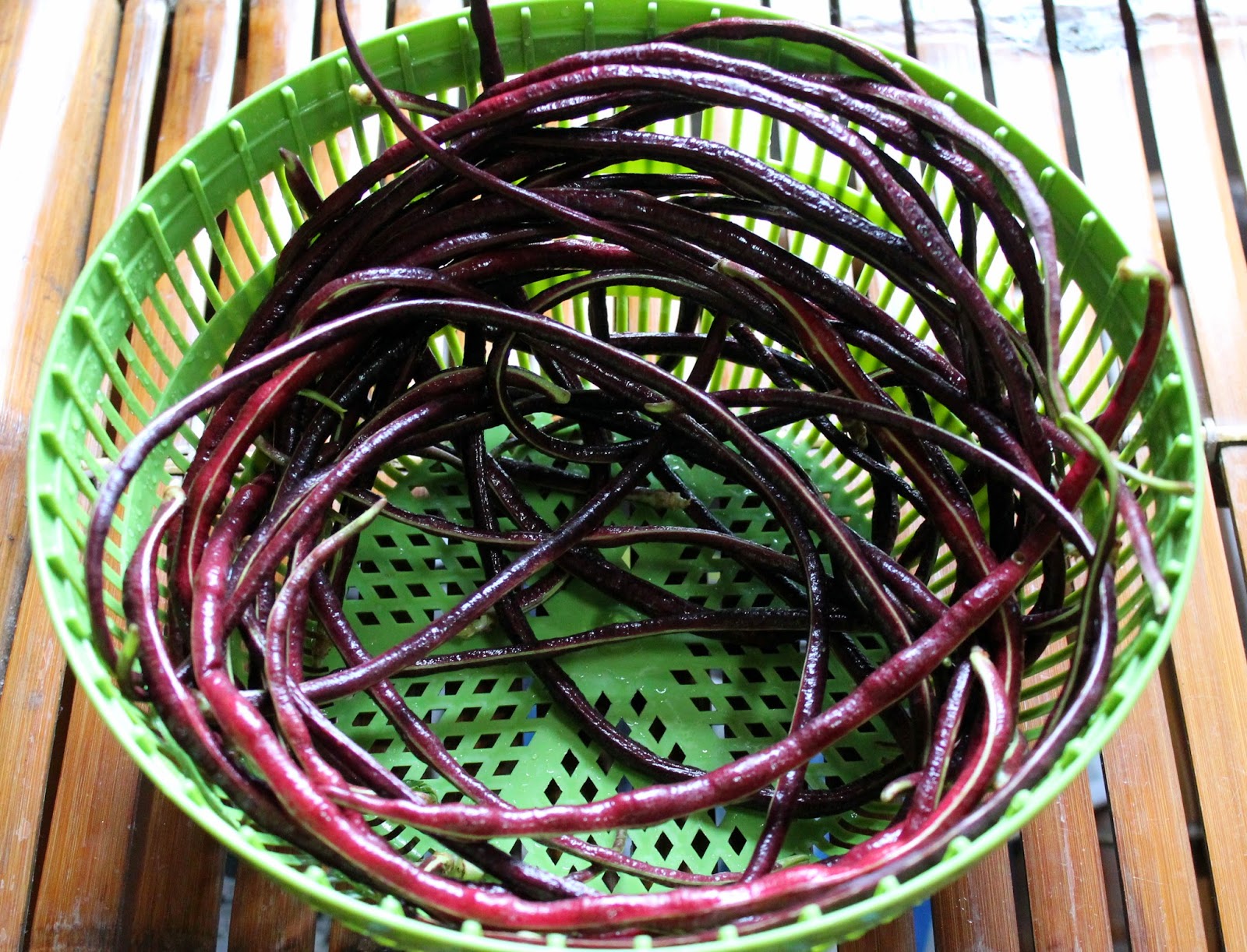 Cook Food. Mostly Plants.: Kaua'i, Day 1: Purple Long Beans with Garlic ...