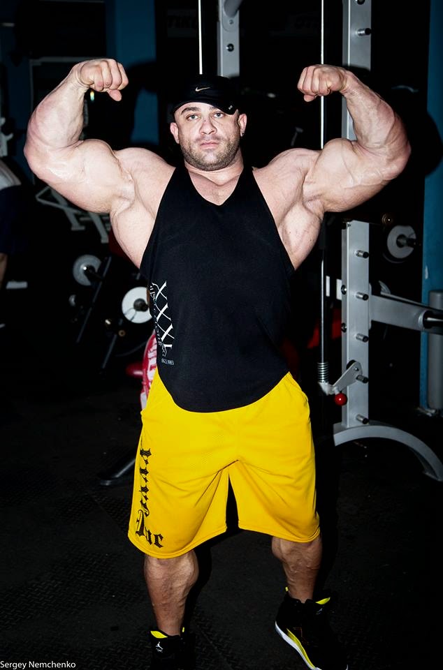 Greek Bodybuilders: Greek-Cypriot bodybuilder Avramis Kyriakou ...