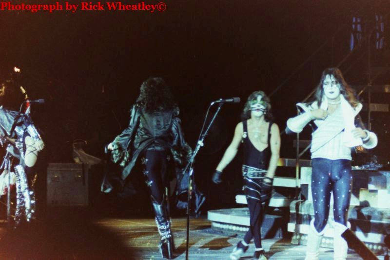 Rock & Roll Newspaper Press History: KISS - Concert Photographs August ...