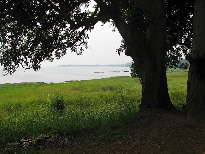 Congo Belge - Province de l'Equateur: Bikoro, au bord du Lac Tumba