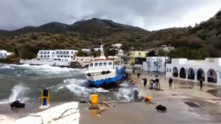 ΤΩΡΑ... ΠΛΟΙΟ ΚΙΝΔΥΝΕΥΕΙ ΣΤΟ ΛΙΜΑΝΙ ΤΗΣ ΝΙΣΥΡΟΥ... ΔΕΙΤΕ ΤΟ ΒΙΝΤΕΟ ΚΑΙ ...