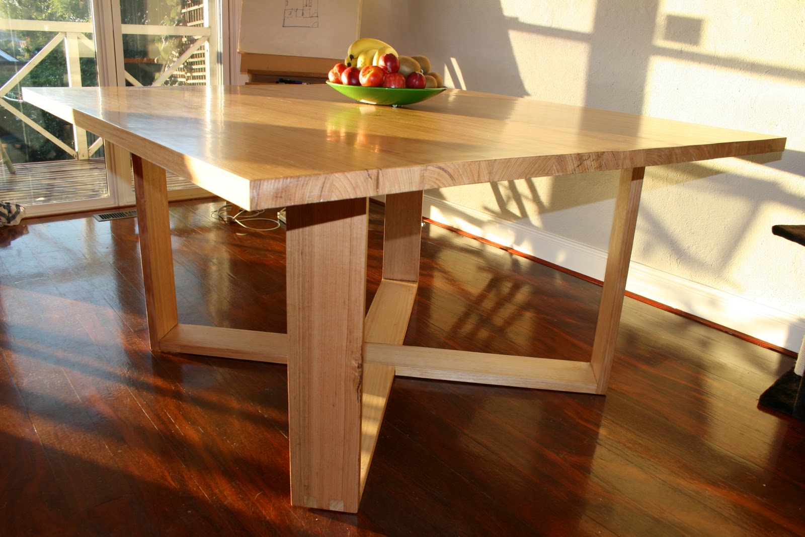 Bombora Custom Designs: 1.5m x 1.5m Dining table