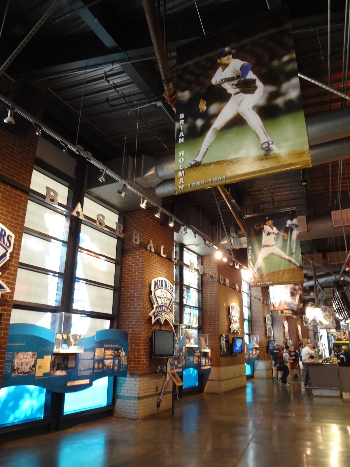 Back to Berlin...and BEYOND: Take me out to the Mariners + Berlin Softball