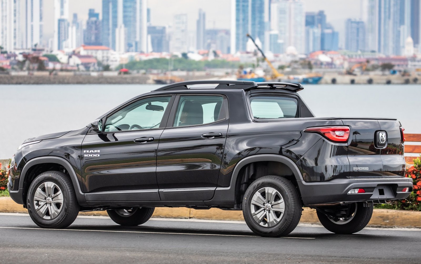 RAM 1000 é o nome da Fiat Toro no Chile - preço R$ 82 mil