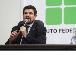 UMA INJUSTIÇA REPARADA: “EX-REITOR PROF. COLOMBO” ~ Prof. Ricardo Töws