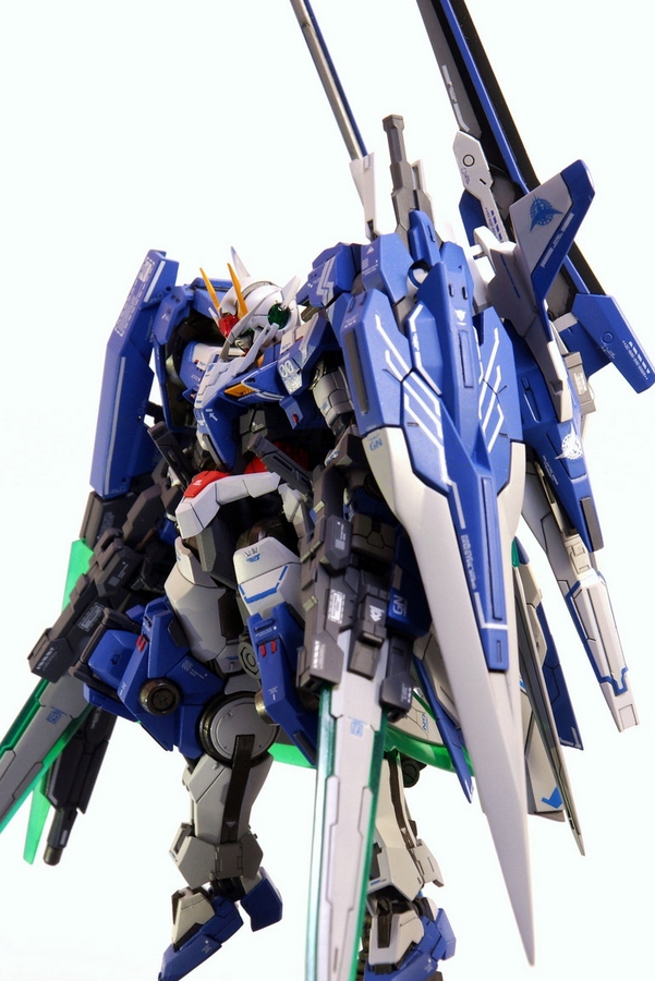 Custom Build: RG 1/144 00 Raiser + XIII Swords "Juzaki"