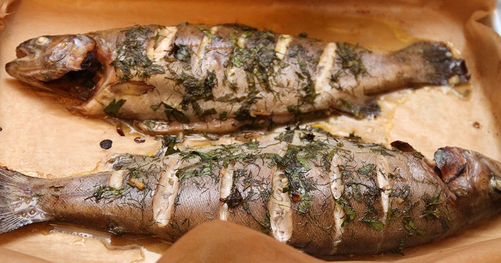 Klade: Krāsnī cepta forele ar zaļumiem