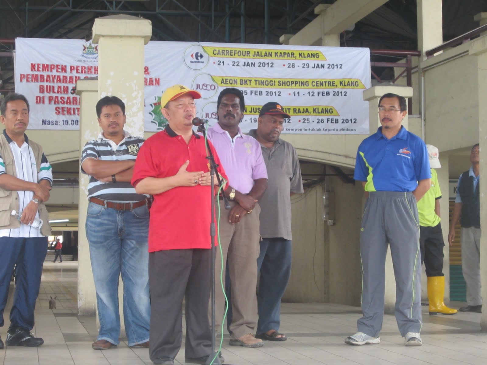 KHIDMAT MERU: GOTONG ROYONG DI PASAR BESAR KLANG