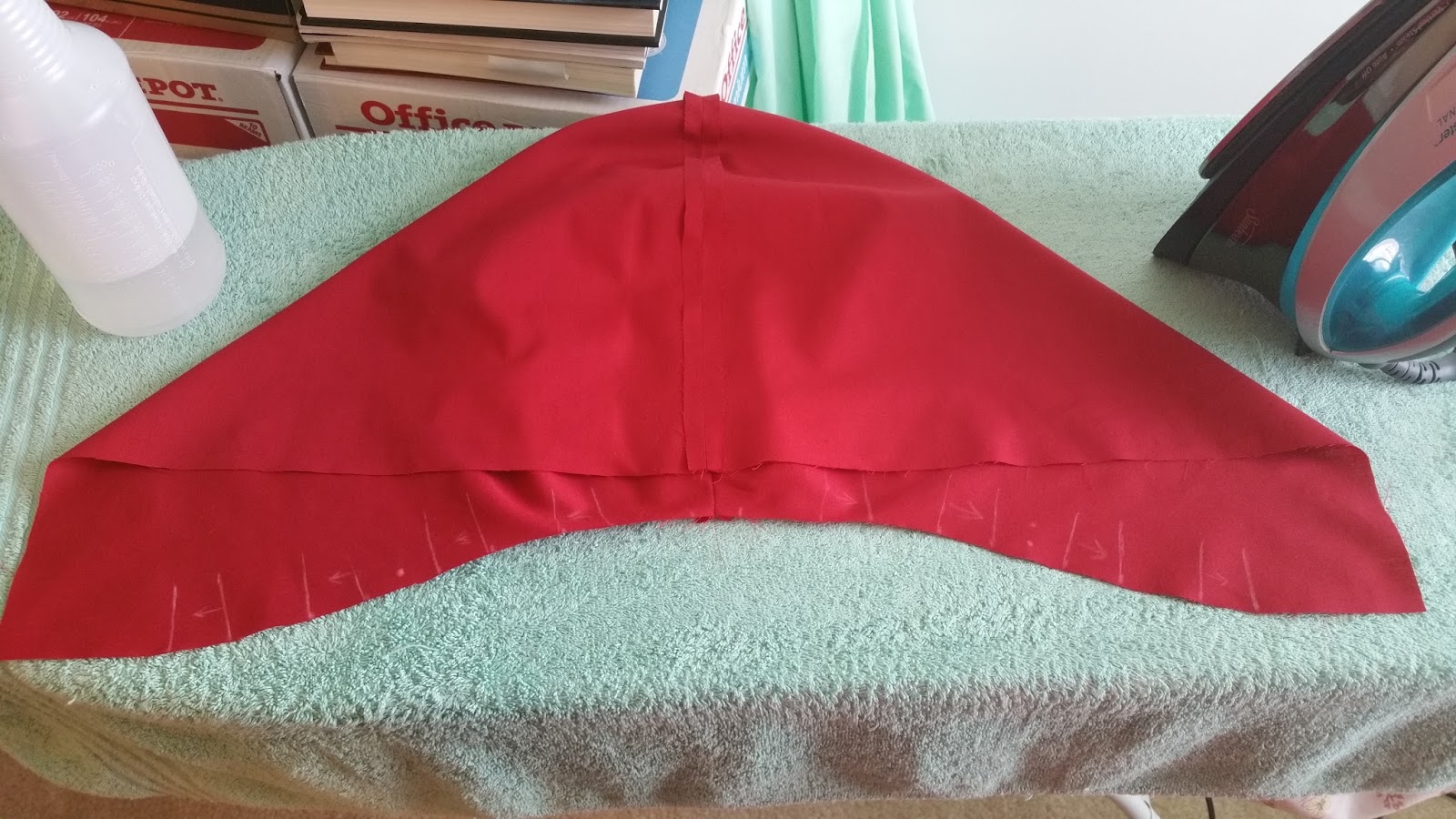 Danielle Sews: Simplicity 1091 Part 1 - Poison Ivy Hood