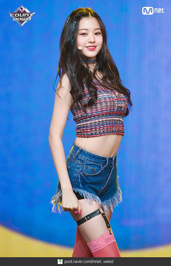 IZ*ONE Stage Fashion. - Here Comes The Moon