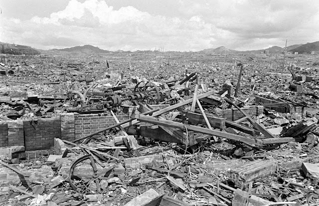 Hiroshima and Nagasaki: Haunting Black and White Photos From the Ruins ...