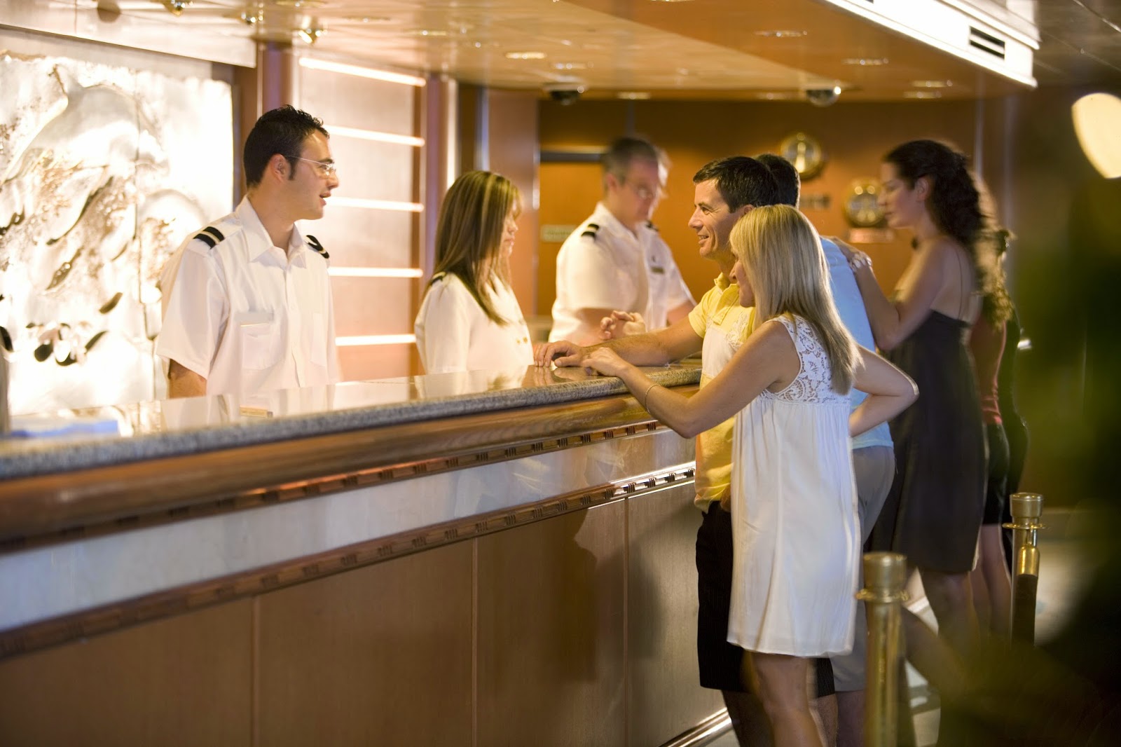 .: FRONT DESK(RECEPCIONISTAS) - TRABALHO EM NAVIOS