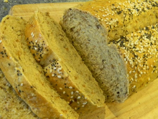 Home Joys: Bread Baking - Score and Garnish
