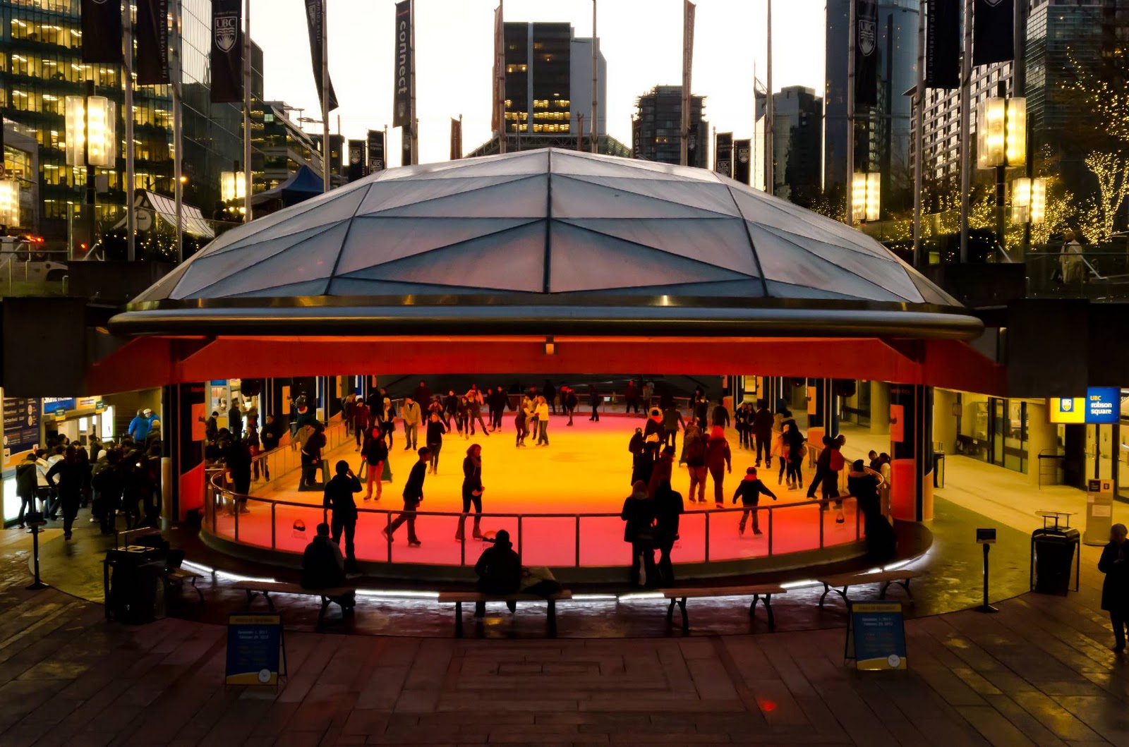 Pelalusa: Ice Skating at Robson Square