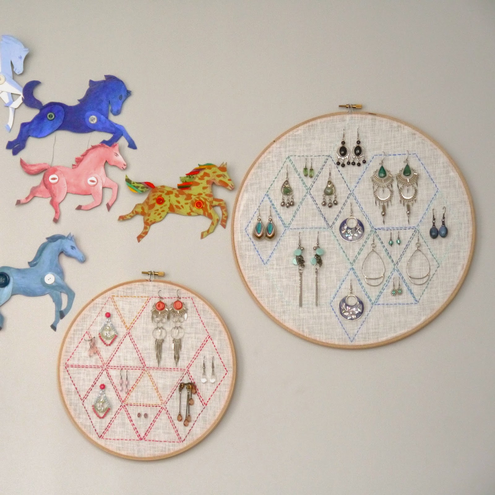 Sarita creative: Make it // Embroidery Hoop Earring Holder part II