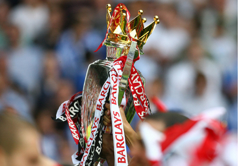 Gerrard pemain termuda rangkul piala EPL & Charity Shield - Stylo Sport