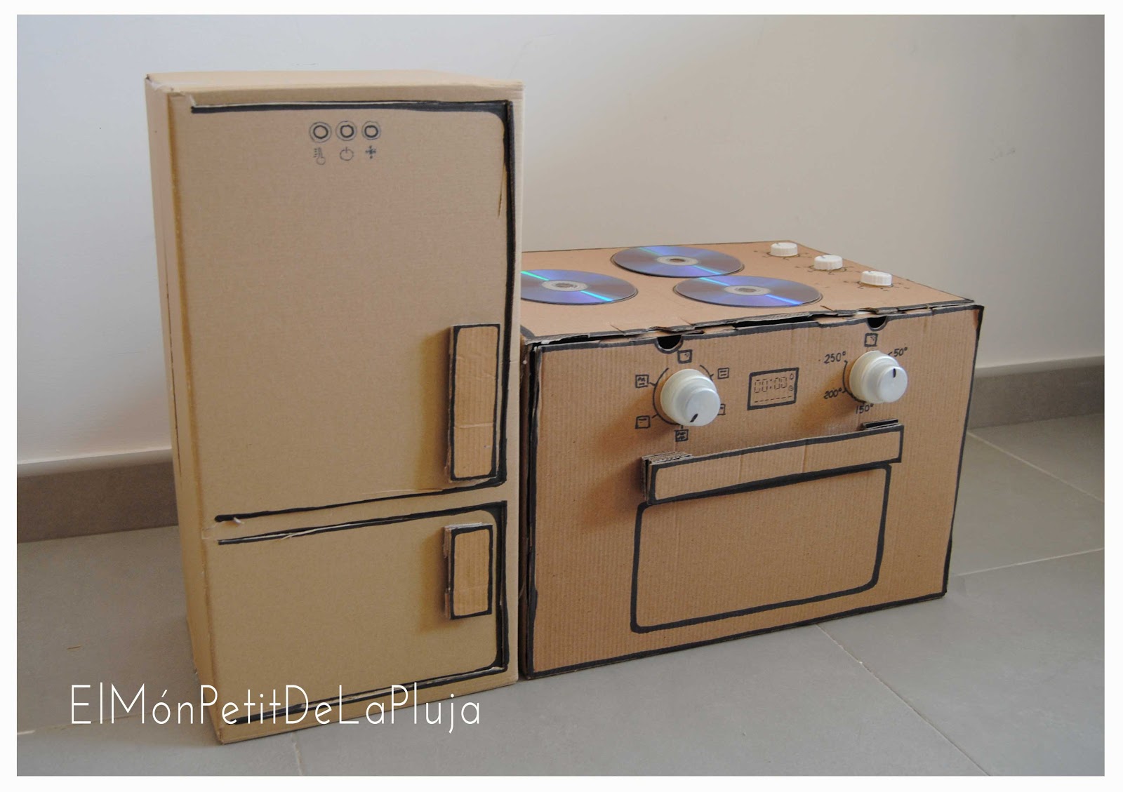 Rocio Design: DIY: Una Cocina con Cajas de Cartón 2º Parte: La Nevera