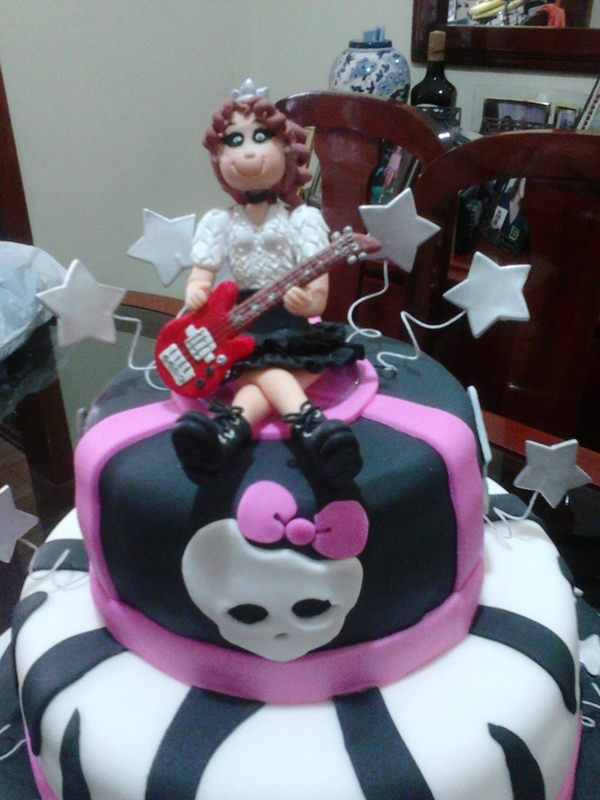 Dryka Bolos : Bolo rock"n"roll para os 15 anos de Pamela