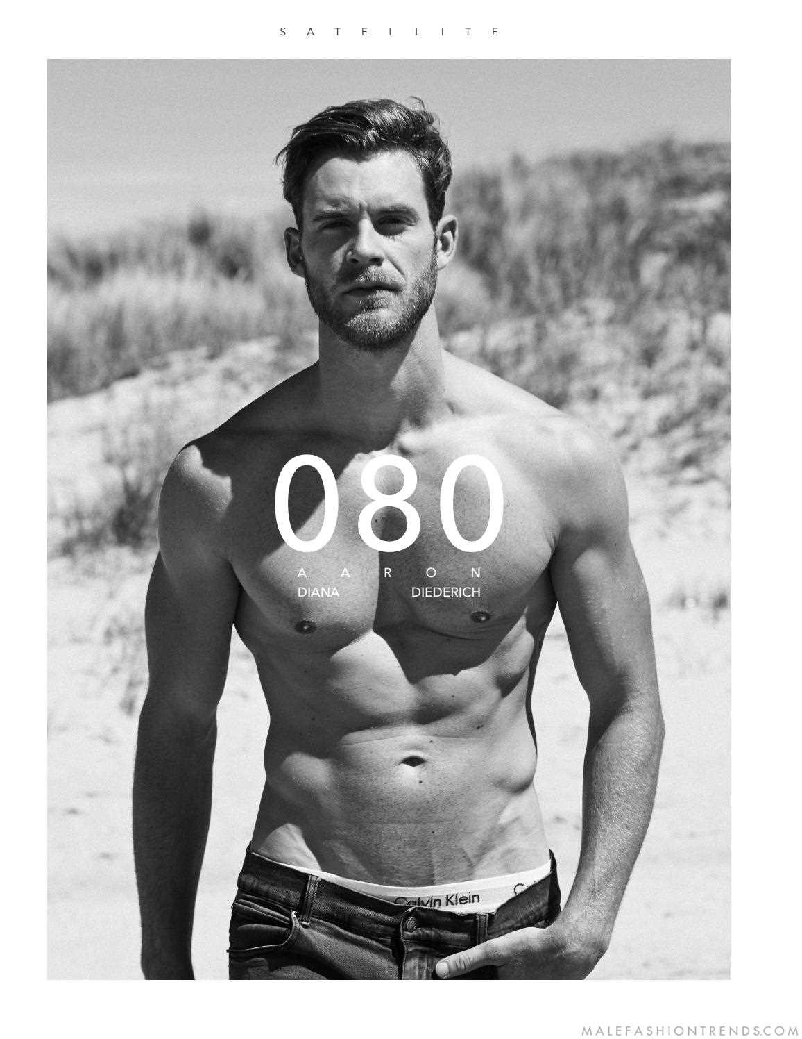 Steven Dehler posa como un adonis salido del mar para Satellite Magazine
