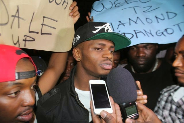 Angalia picha mapokezi ya Diamond Platnumz akitokea marekani katika ...