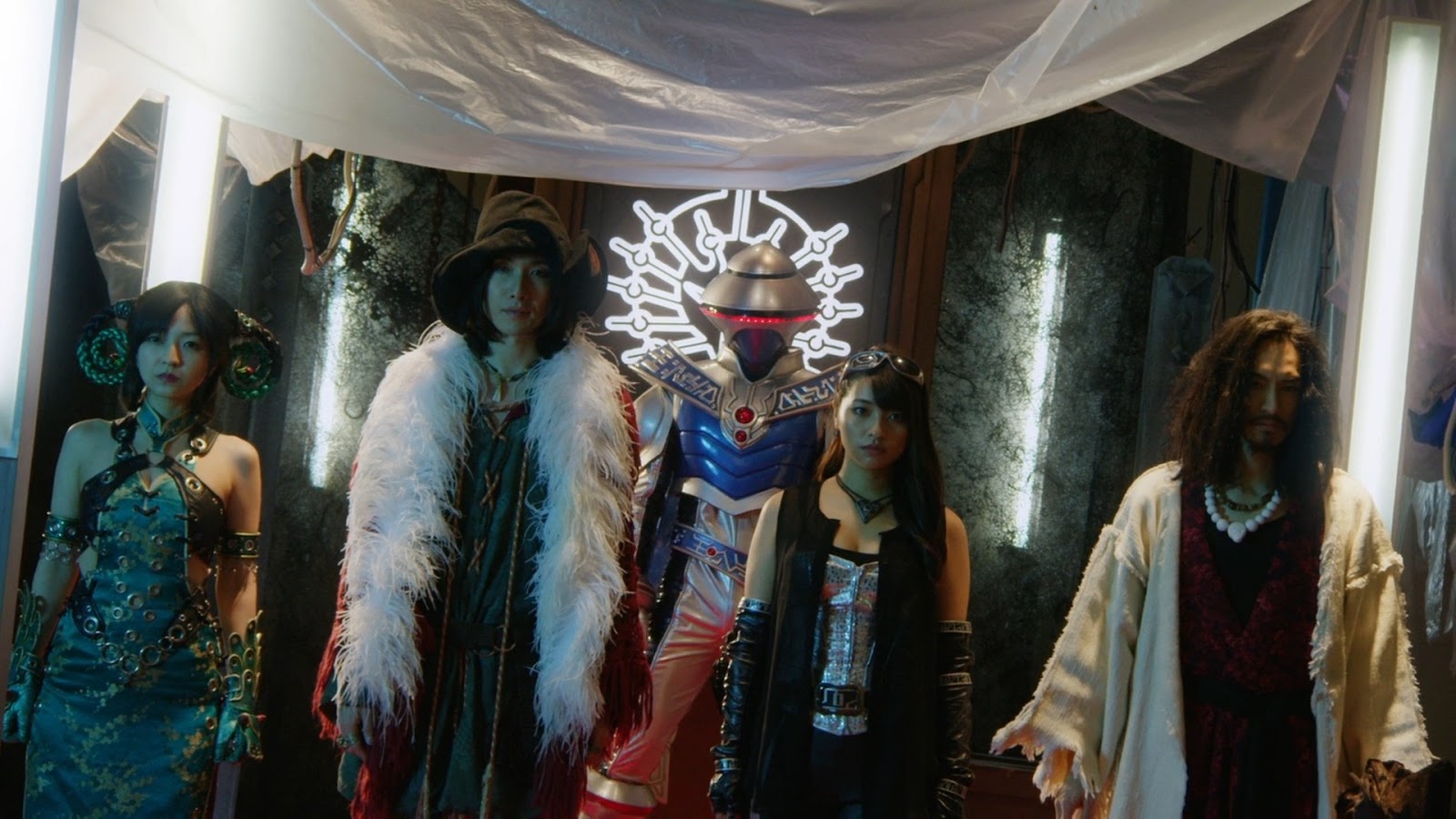 My Shiny Toy Robots: Movie REVIEW: Uchu Sentai Kyuranger vs. Space Squad