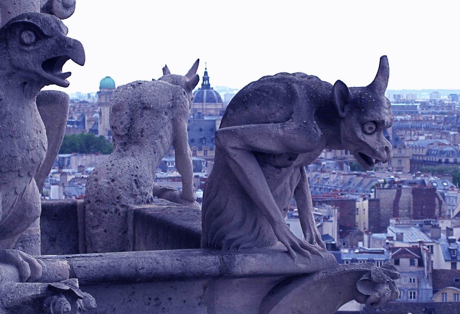 Mundo Metafísico: Gárgulas