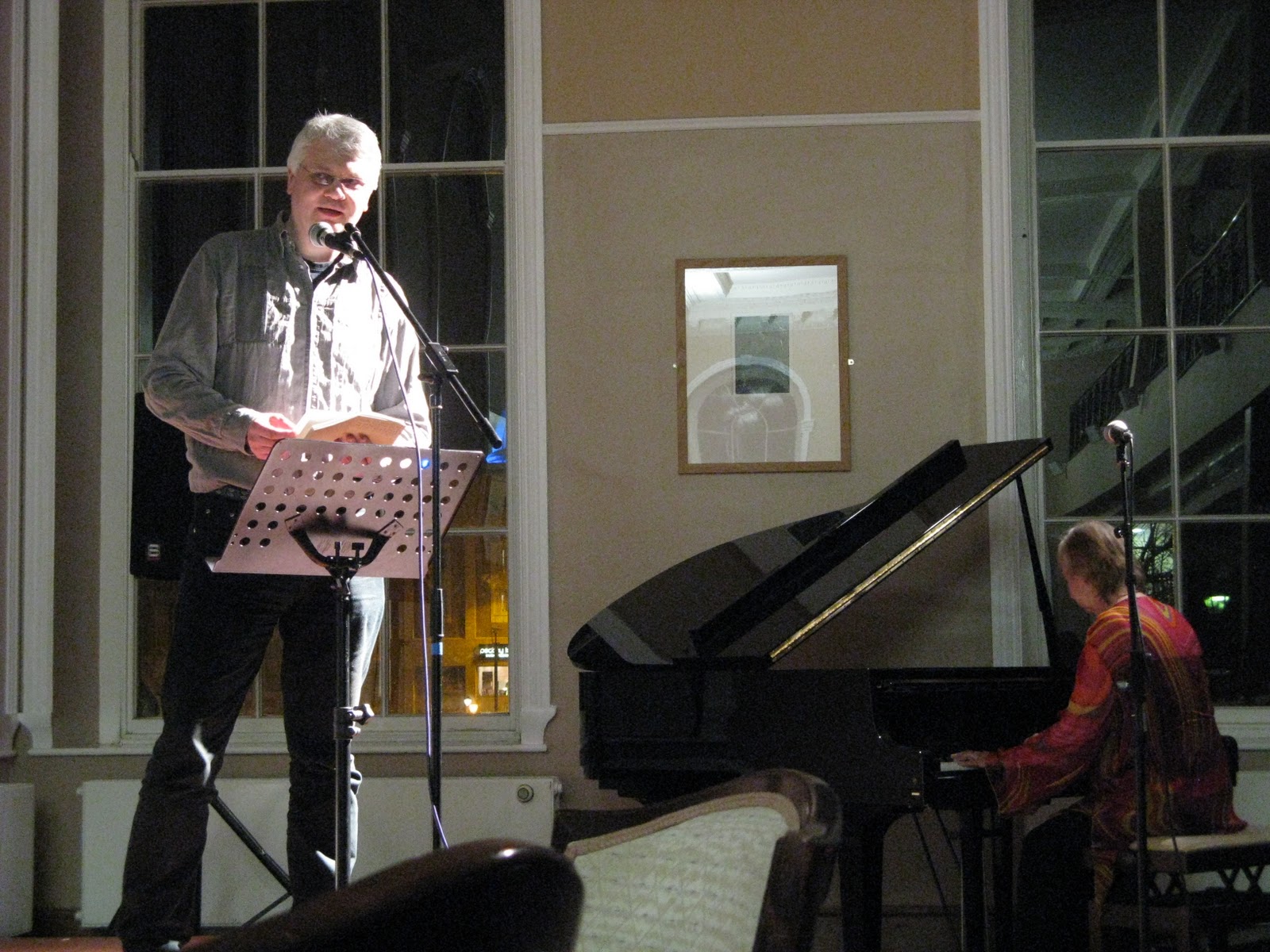 Area 17: Pictures of Karen Hoy and Alan Summers reading haiku at the ...