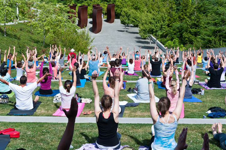 'Round About Seattle: Yoga In The Park