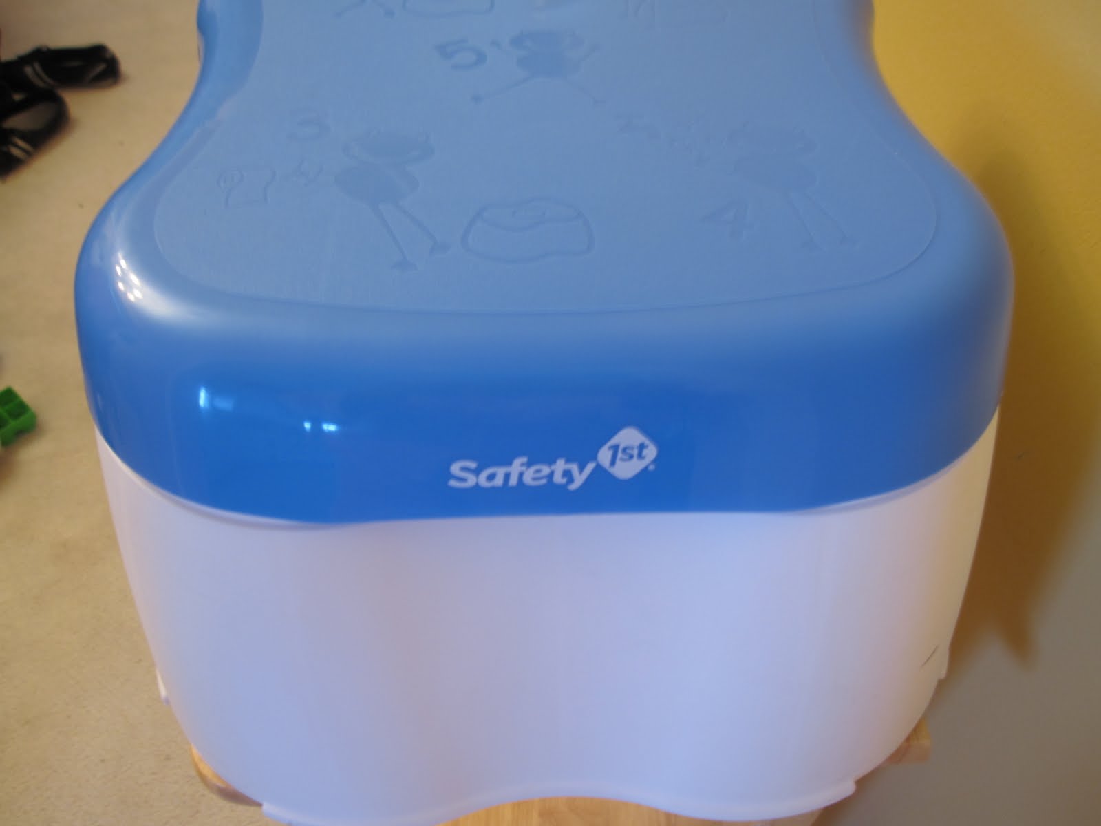 Presale Garage Sale: ITEM 9 - $6.00 Safety First Kids Potty Chair