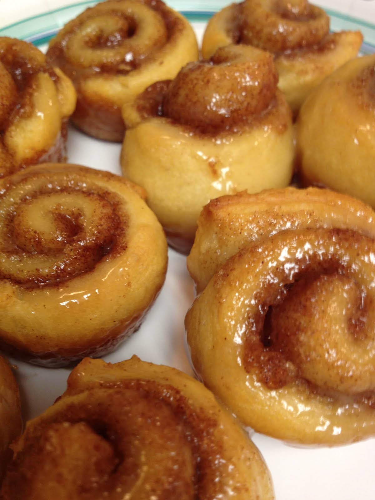 20 Minute Mini Cinnamon Rolls with Maple Glaze | The Secret Ingredient ...