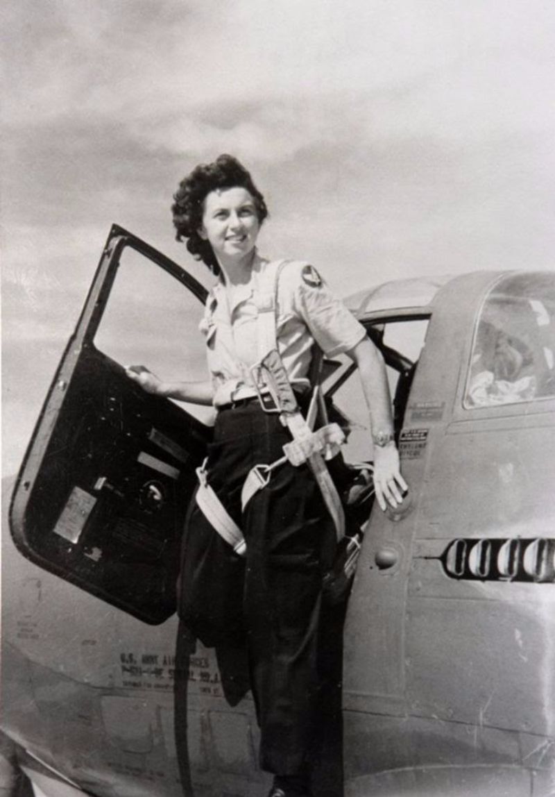 23 Vintage Photos of Beautiful Female WWII Pilots in the U.S. Army Air ...
