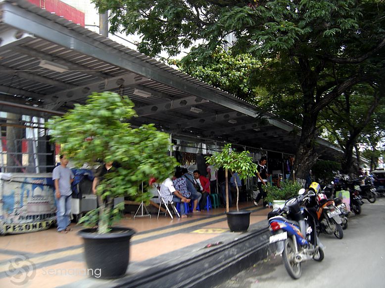 Proyek Pedestrian dan Jalur Sepeda Kota Semarang ~ Pamboedi File's