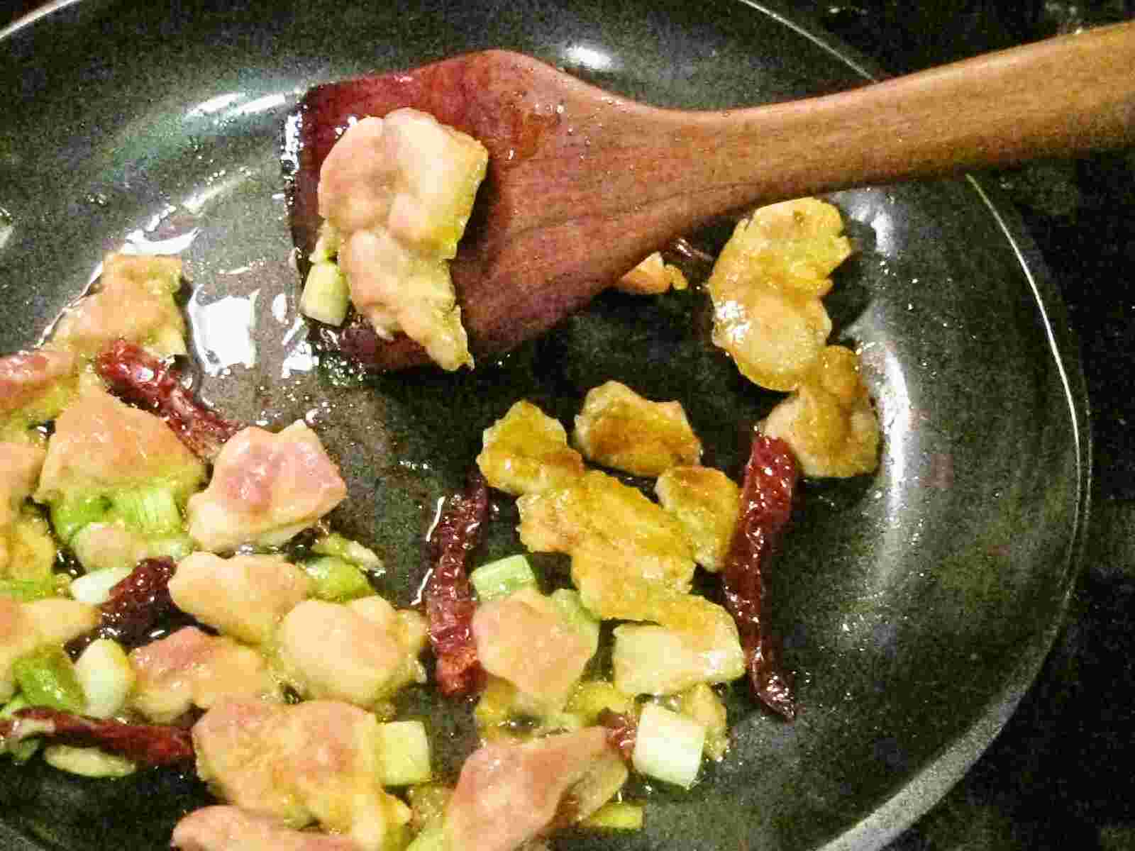 Recipes for Tom: Toriniku to piinattsu no togarashi-itame / gong bao ji ...