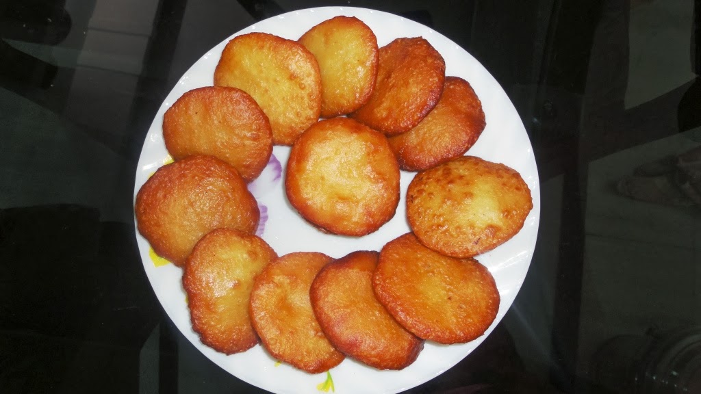 Attamma Hut: How to Prepare Kobbari Burelu (Coconut Burelu)