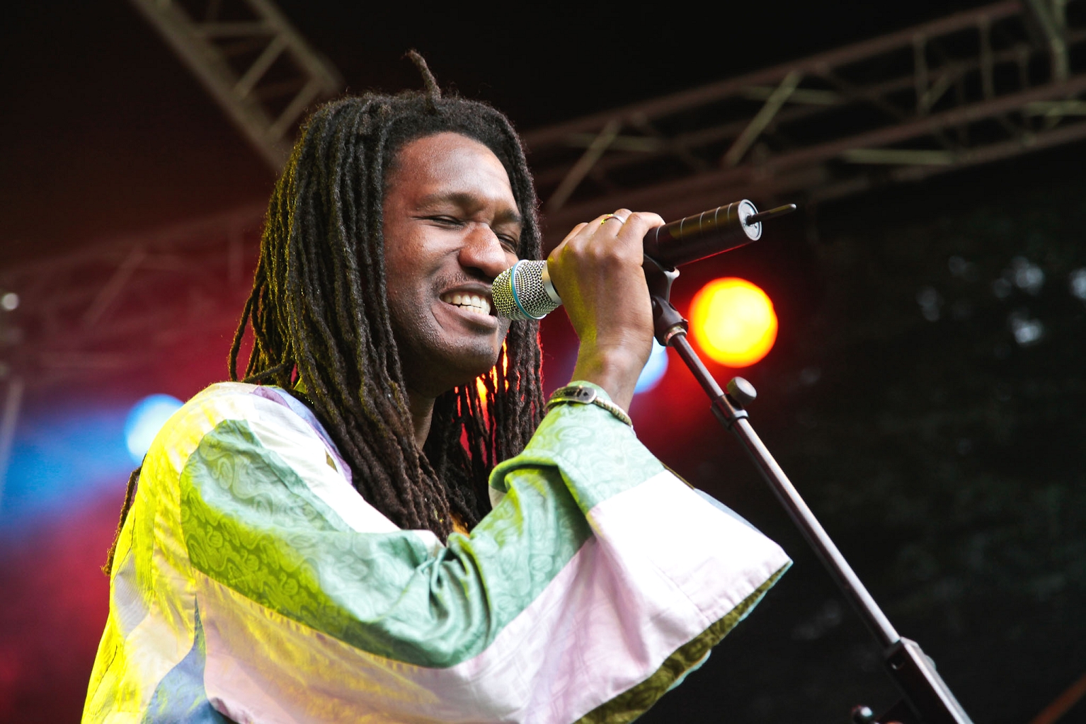 Reggaediscography: LOUIS-JEAN & IRIE RAINBOW - DISCOGRAPHY: (Reggae Band)