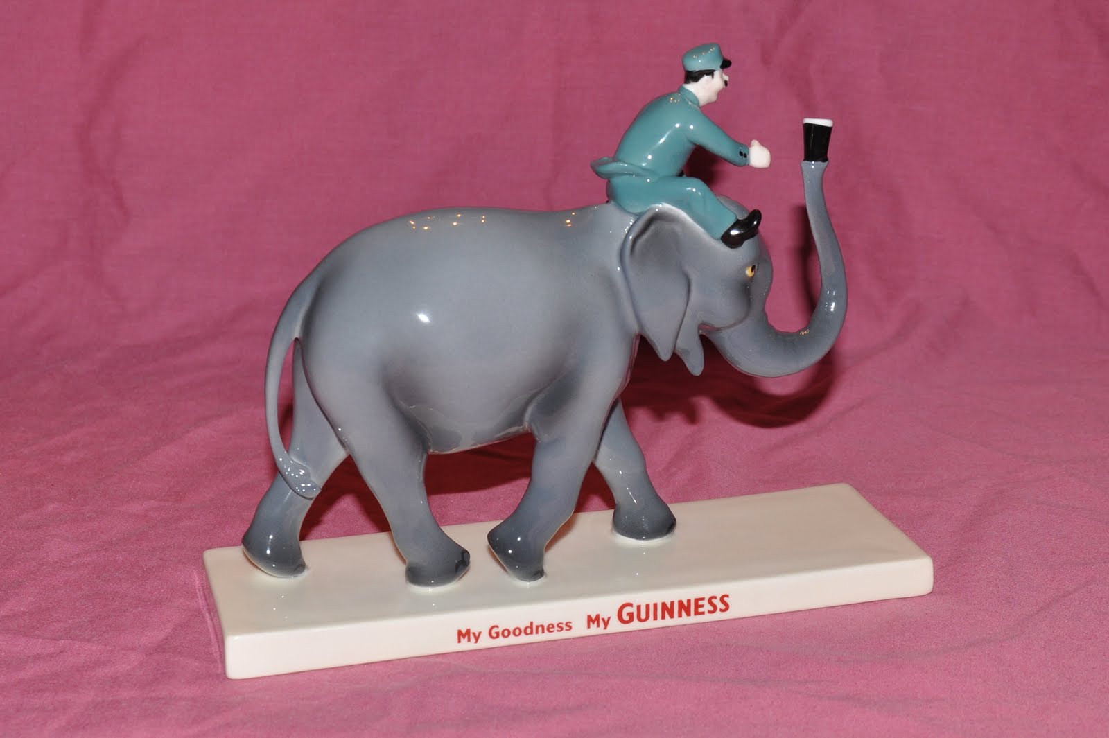 Guinness Collection: Labels, Carlton Ware, Wade, Gilroy, Doctors Books ...