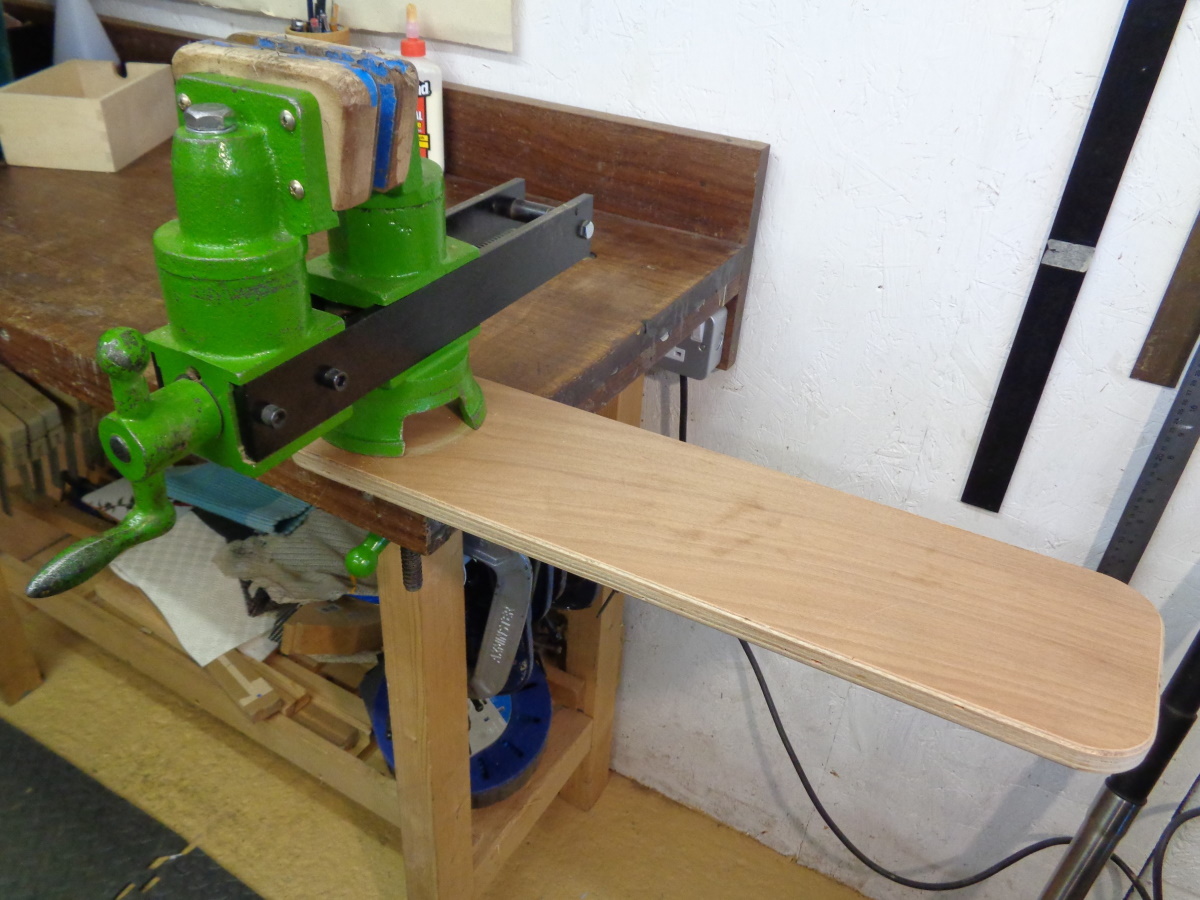 A Luthier's Blog: Using my new bench extension.........